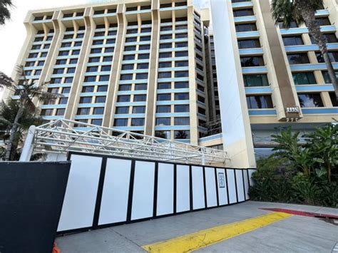 Remodel Underway For Paradise Pier Hotel In Disneyland Chip And Company