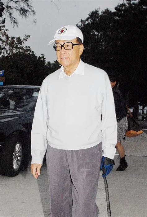 91歲李嘉誠懶理資產縮水帶笑為醫護打氣，兩個月資產蒸發77億美元 每日頭條