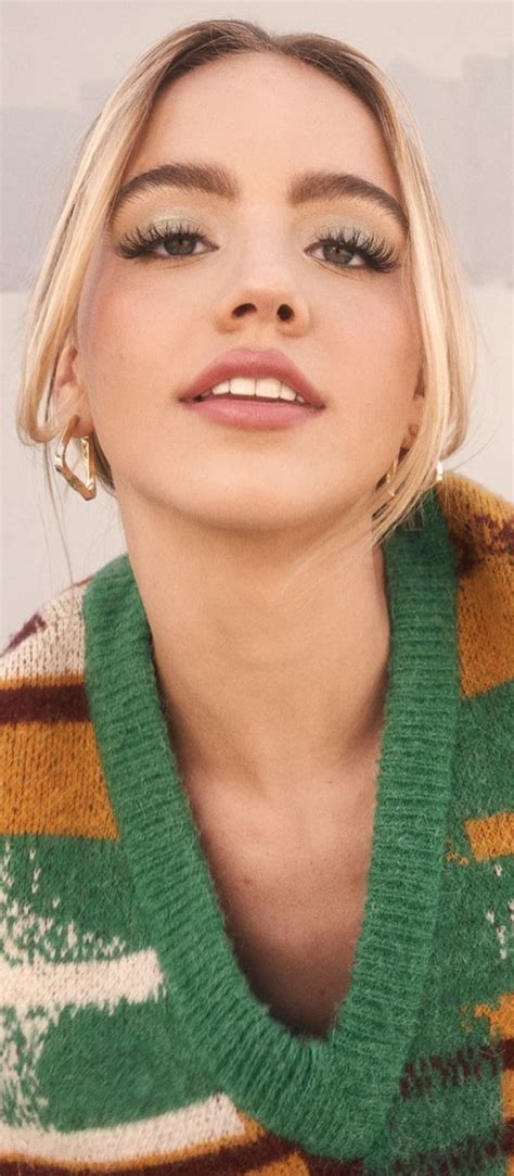 700x1600 Resolution Emma Brooks Photoshoot 2022 700x1600 Resolution