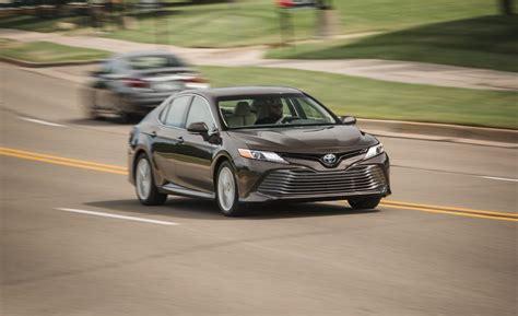 View Photos Of The 2018 Toyota Camry Xle Hybrid