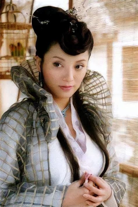 香港丰满女星彭丹：身材出众，可值得观看的作品太少，多是女配角 每日头条