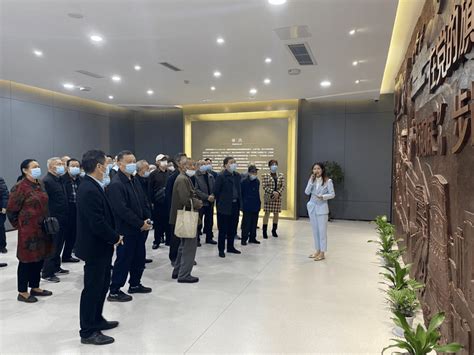市商务局组织离退休干部前往新钢集团参观考察青花瓷新余历史