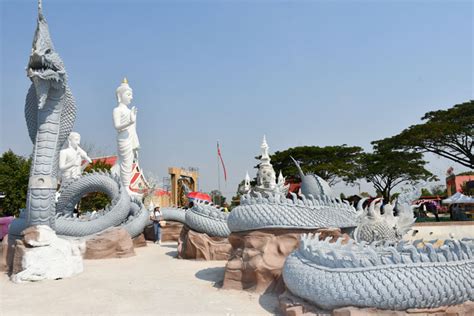 ศรีสะเกษชวนชม “เกาะนาคเมืองบาดาล” วัดไตรสามัคคี เนรมิตพญานาคเต็มเมือง