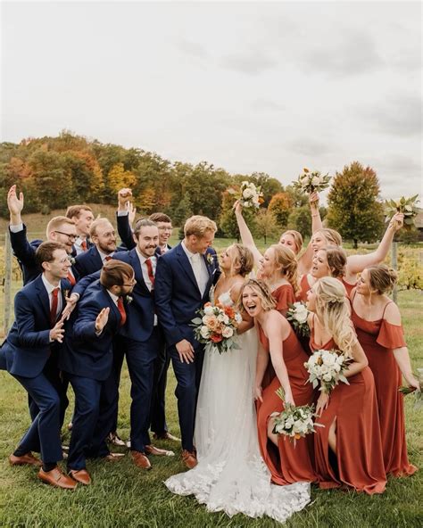 Life And Style Photography On Instagram Long Live Group Hugs And Big Wedding Parties 🤗🎉
