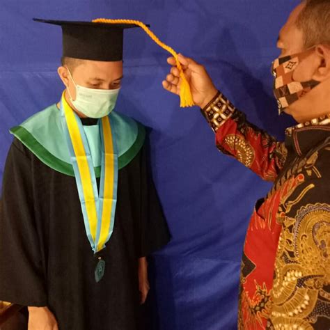 Tetap Happy Meski Wisuda Daring Keperawatan PolkesGo
