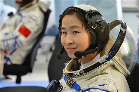 中國首位女航天員劉洋：結婚8年不生子，安全落地已10年 每日頭條