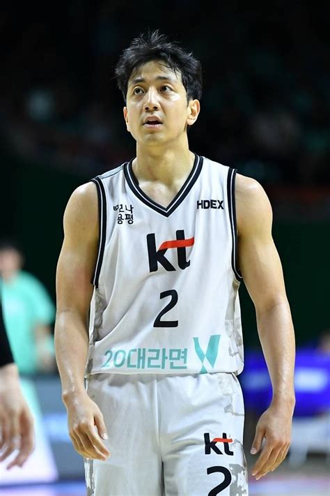 허훈 37점 원맨쇼에도 Kcc가 웃었다1만 496명 앞에서 빛난 허웅·송교창·라건아 Kbl 파이널