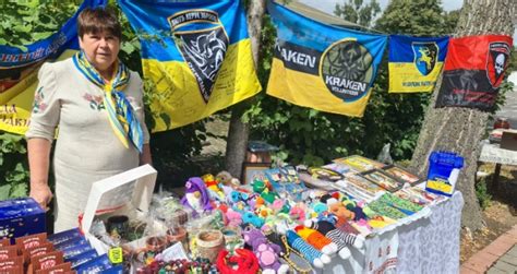 Які ломиноси рясно цвітуть