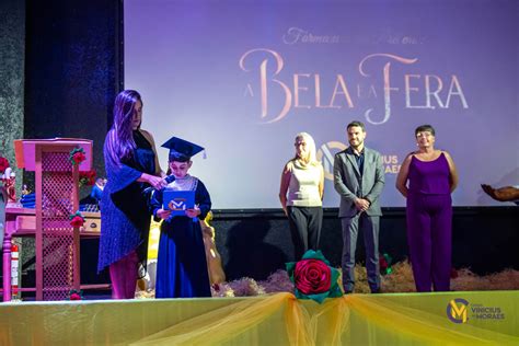 Fotos Formatura do Pré em A Bela e a Fera Colégio Vinicius de Moraes