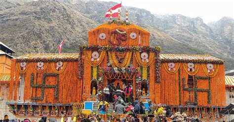 आज खुले बद्रीनाथ धाम के कपाट युमनोत्री धाम की यात्रा फिलहाल स्थगित