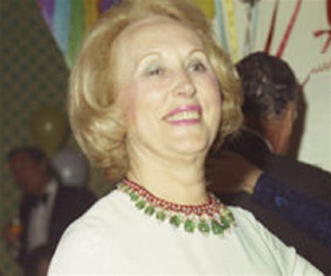 Estee Lauder (businesswoman) Biography - Facts, Childhood, Family Life ...