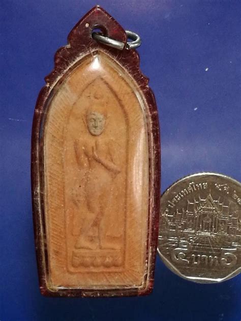 พระลีลา เนื้อดินผสมผง เกจิ เก่า ไม่ทราบที่ Ennxo