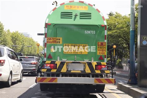 특수물품 운반차량 화물차 Onepro 사진 물차 짐칸 적재 트럭 안전거리 도로 화물 승용차 자가용 운전
