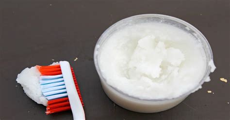 The Homemade Toothpaste That Whitens Teeth And Heals Cavities And Gum
