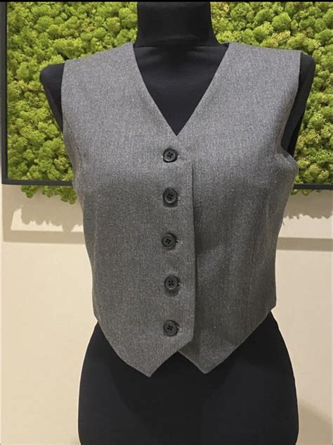 Сірий жилет Must Have — ціна 900 грн у каталозі Жилетки Купити жіночі речі за доступною ціною на