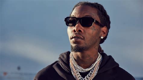 Offset подал в суд на лейбл