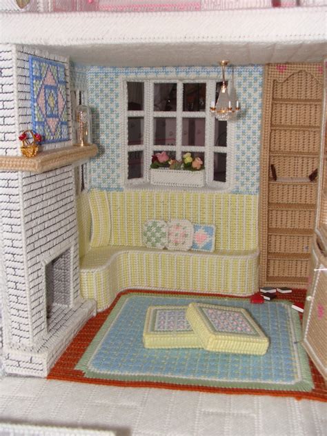 BIRMINGHAM DOLL CLUB OF ALABAMA NEEDLEPOINT DOLL HOUSE