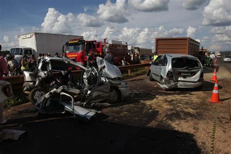 Acidente Grave Na Br 381 Mata Duas Pessoas De Pedro Leopoldo Mix