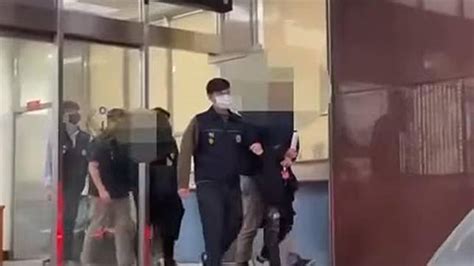 搶小黃司機還劫車 嫌犯遭圍捕跳田與警扭打 Ebc 東森新聞 Line Today