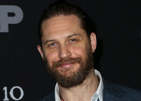 Ashley Graham Sticks Her Breasts In Your Face The Blemish