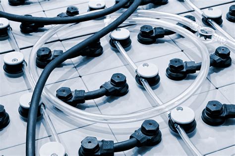 전기 자동차 리튬 배터리 팩의 선택적 초점 및 배경에 셀 사이의 내부 배선 연결 0명에 대한 스톡 사진 및 기타 이미지 0명 공학 금속 Istock