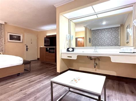Best Western Hollywood Plaza Hotel Walk Of Fame Film City La Rooms