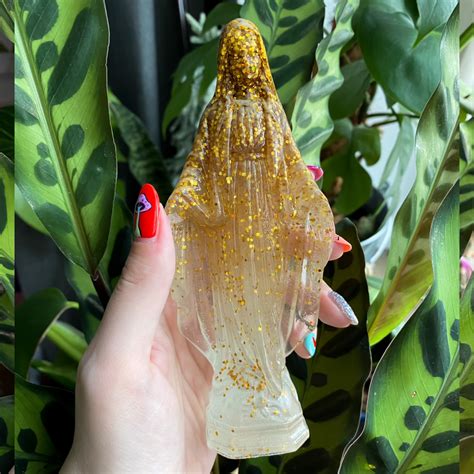 Figurka Matka Boska Glitter Gold - Her Holiness
