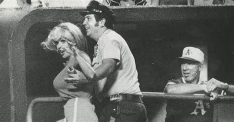 Morganna The Kissing Bandit Sportmemory