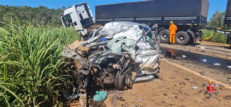 Vídeo Acidente entre carreta e carro de passeio deixa um morto em São Sebastião ACORDA DF