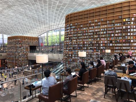 재미있는 한자 이야기 庶 서 삶다 익히다 많다 여러가지 기원하다 广넓을 광과 廿스물 입과 火불 화로 이루어진 회의자 广넓을 광은 주방 廿