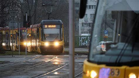 Trzy groźne wypadki tramwajowe w Warszawie Jedna osoba nie żyje Wiadomości