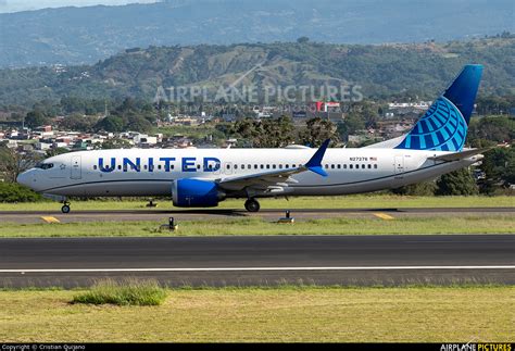 United Airlines Boeing 737 8 MAX N27276 By Cristian Quijano San Jose