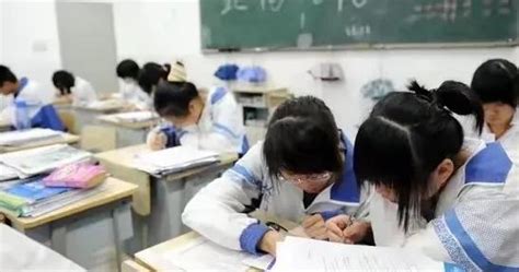 以前学霸很少但是真学霸 现在学霸常见伪学霸更常见学霸家长成绩新浪新闻