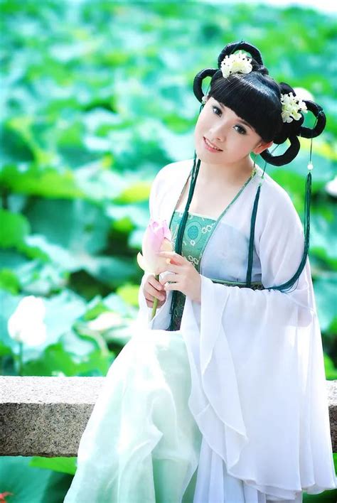 古装仕女图 每日头条