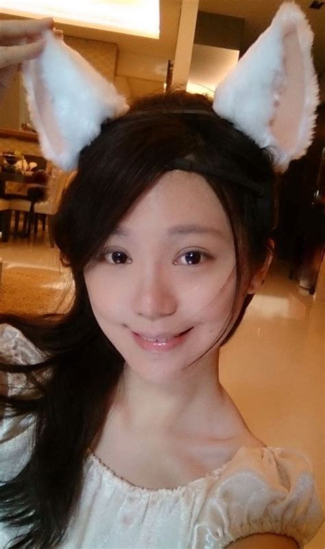 甜心主播吳依潔興奮抖貓耳 自曝素顏真面目飄出女神味 Ettoday星光雲 Ettoday新聞雲