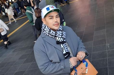 Gaya Ivan Gunawan Pamer Tas Hermes Rp1 3 Miliar Auranya Tetap Macho