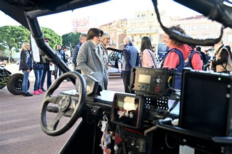 Stéphanie de Monaco La princesse radieuse pour le lancement d un