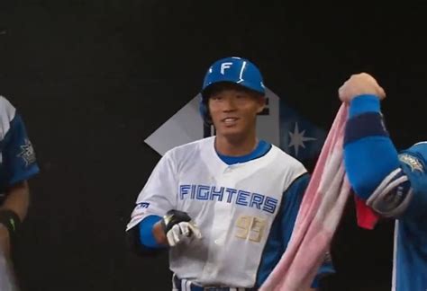 新聞 王柏融相隔657天敲雙安 退場接受掌聲 Baseball板 Disp Bbs