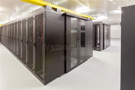 Network Servers In A Data Center Tier Iii Carrier Neutral Data Center Server Rooms Stock
