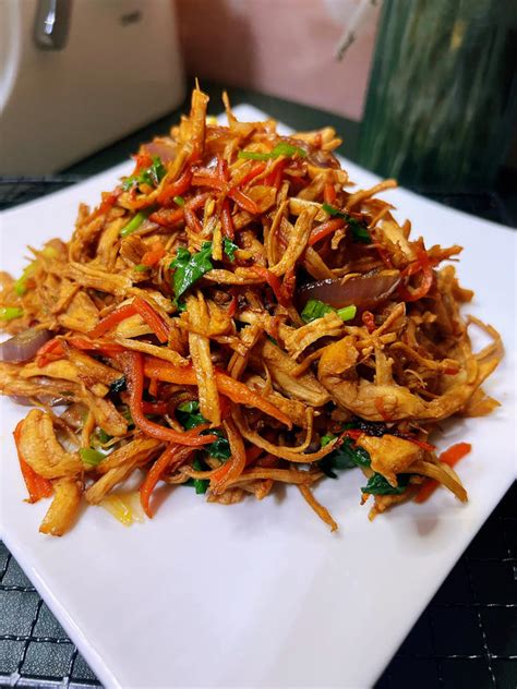 【酱炒鸡胸肉丝的做法步骤图，怎么做好吃】俏妈的宝葫芦下厨房