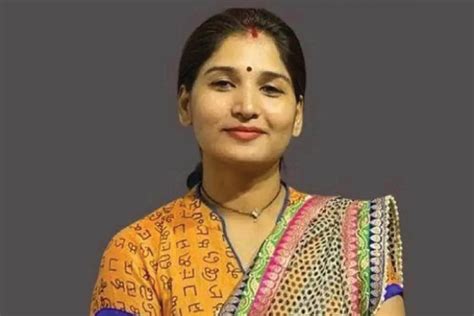 Case Filed Against Karuna Sharma Who Claiming Dhananjay Mundes Wife