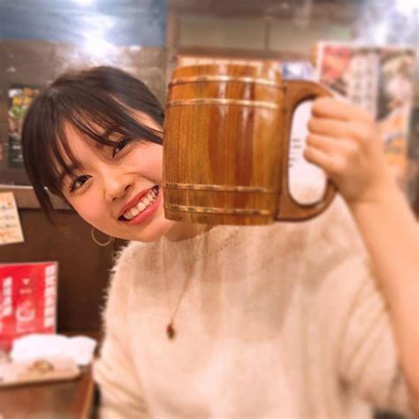 小芝風花 ビキニ水着・下着姿の胸チラ谷間グラビア画像 美女の集い