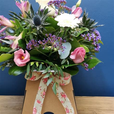 Pretty Box Arrangement Buy Online Or Call 01732 874874