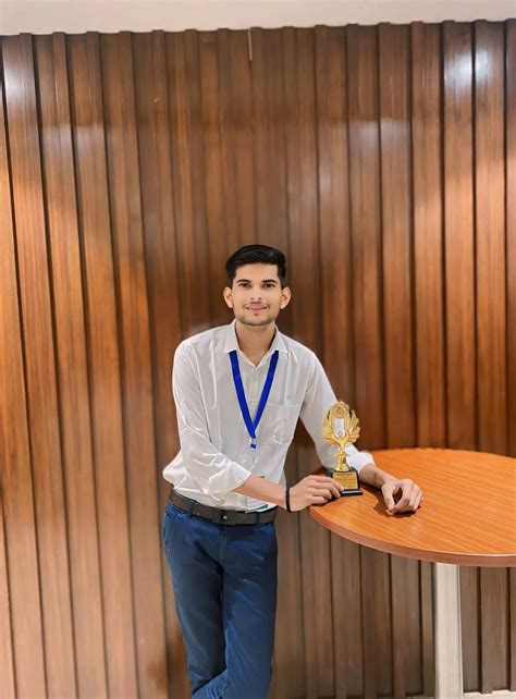 sahil rai on linkedin life is only 10 what happens to us it is 90