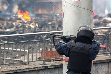 Суд відпустив підозрюваного в розстрілі активістів на Майдані беркутівця під домашній арешт Zmina