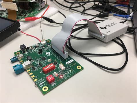 How Do I Access The DS UB A Through DS UB A CXEVM EVB And Analog LaunchPAD Interface