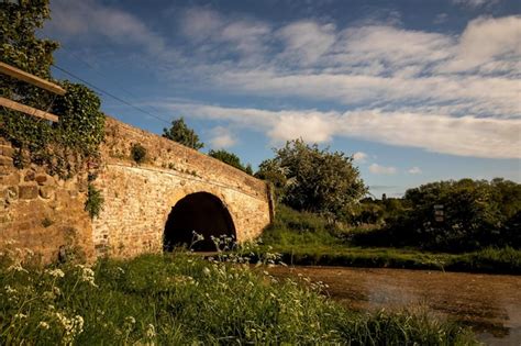 Premium Photo Old Linslade Bridge Bedfordshire