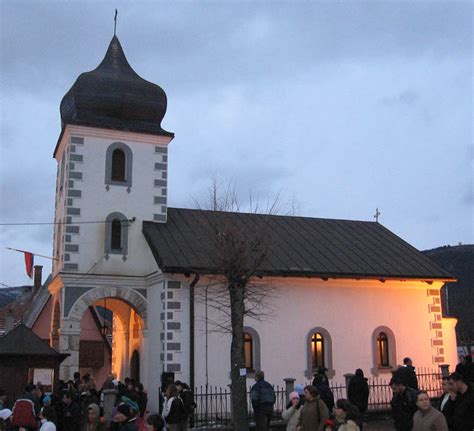 U Ponoć Liturgija U Crkvi Svete Petke Najnovije Vijesti Iz Pljevalja