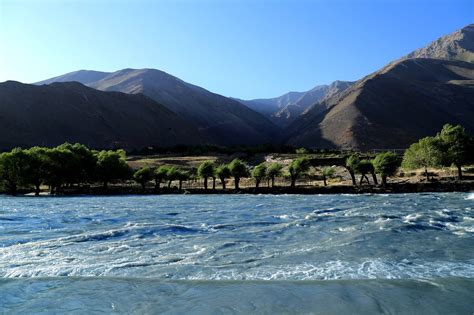 ولایت پنجشیر دارای هفت ولسوالی و شهر بازارک به عنوان مرکز این ولایت می
