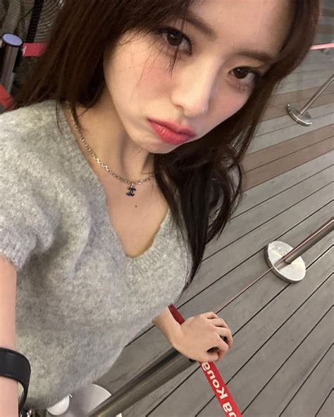 230331 Itzy Yuna Instagram Update Kpopping